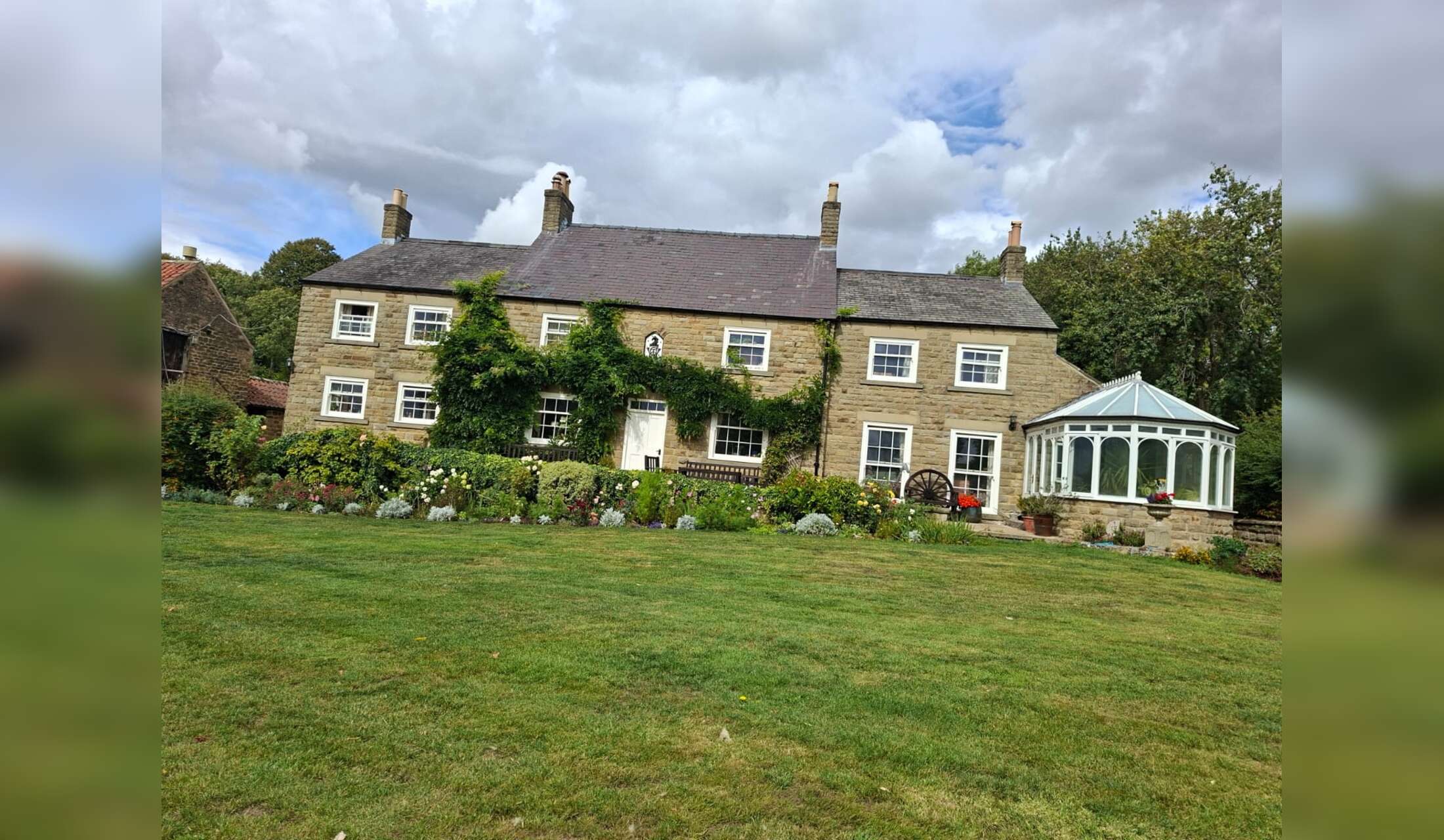 MindMyHouse - 5 bedroom stone built farmhouse situated in its own ...